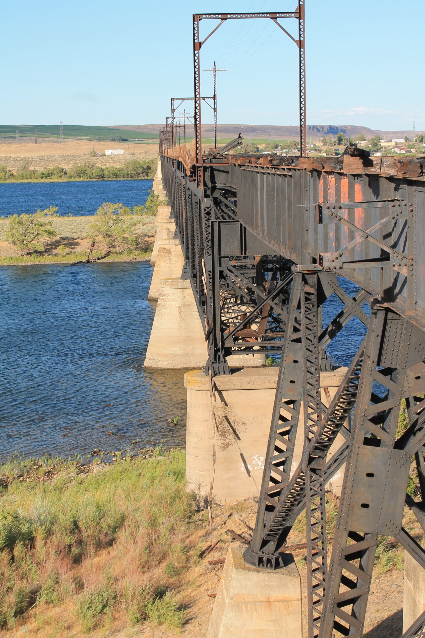 East meets West as Beverly Bridge across the Columbia River opens for ...